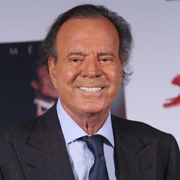 Julio Iglesias este acuzat de hărțuire sexuală și comportament ...