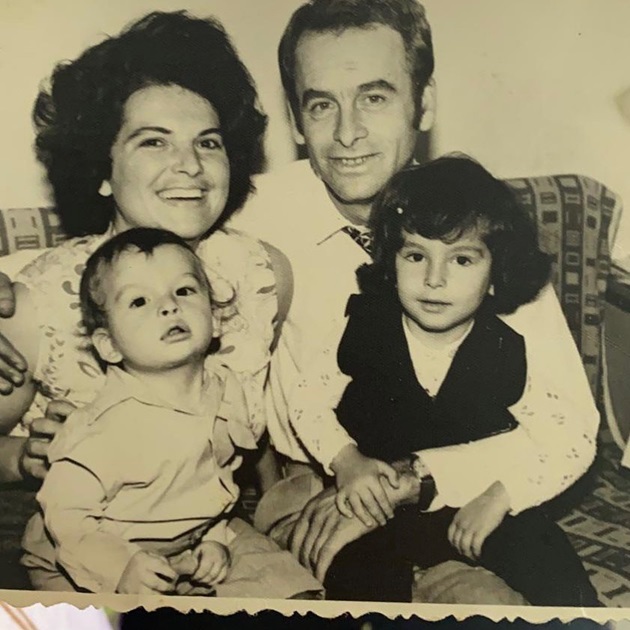 Copilăria grea a mamei lui Mădălin Ionescu | DivaHair.ro