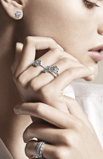 Flori poetice si modele geometrice in noua colectie de primavara 2016 ...