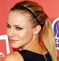 Coada de cal - coafura pentru orice moment al zilei | DivaHair.ro