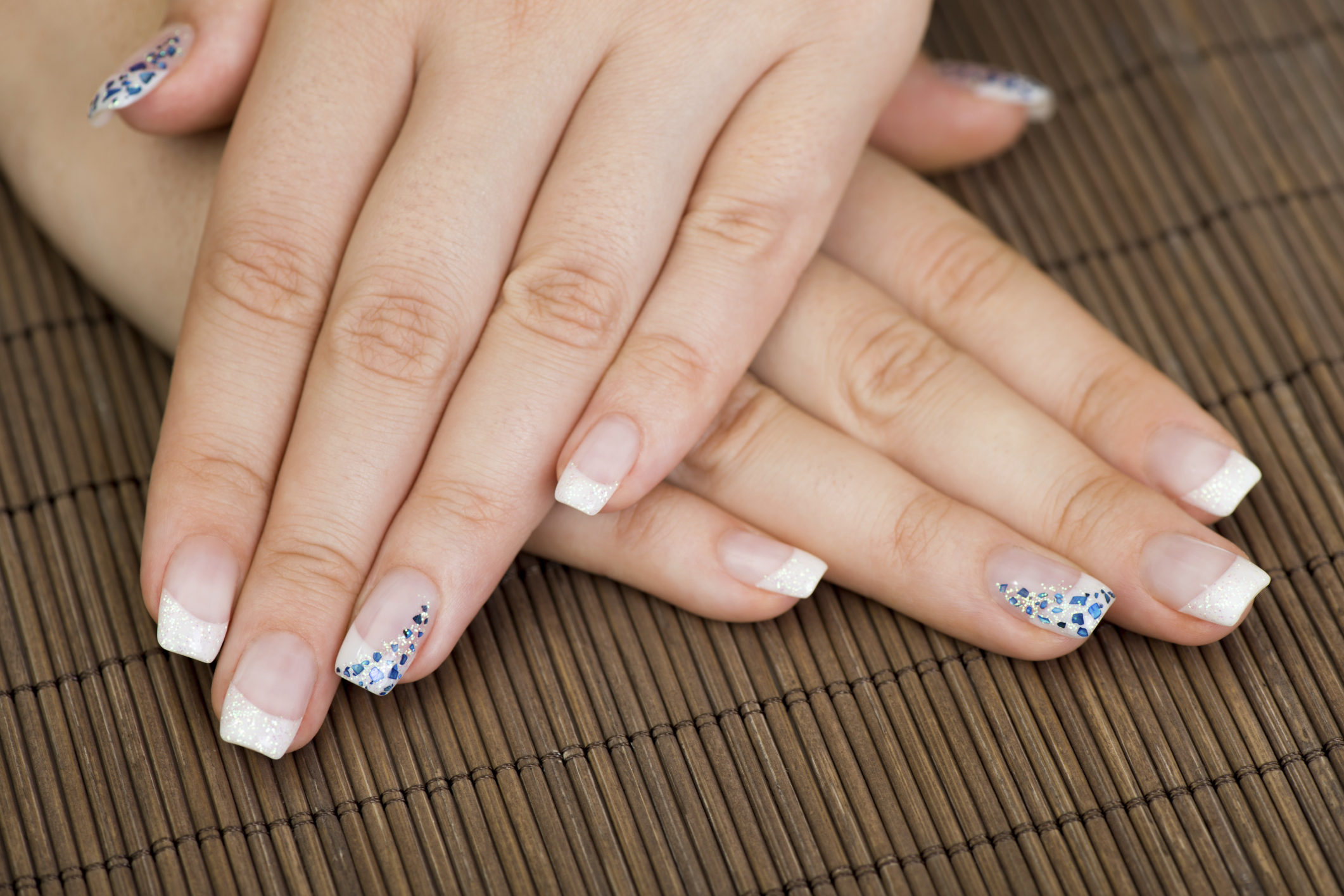 Unghii albe French | Galerie de poze | Poza