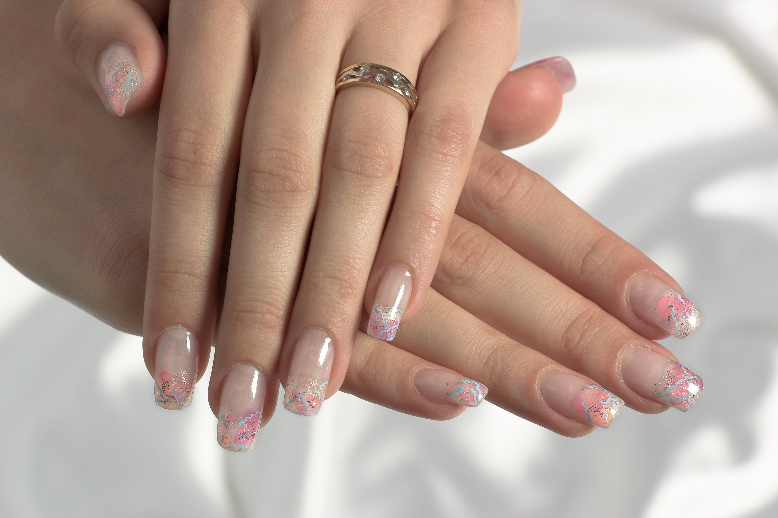 Unghii roz pastelate | Galerie de poze | Poza